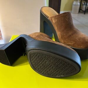 Gianni Bini | Shoes | Gianni Bini Brown Suede Clog Chunky Platform 5 ...